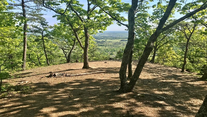 Hiking to Buzzard Rock Overlook in Front Royal | Go Hike Virginia