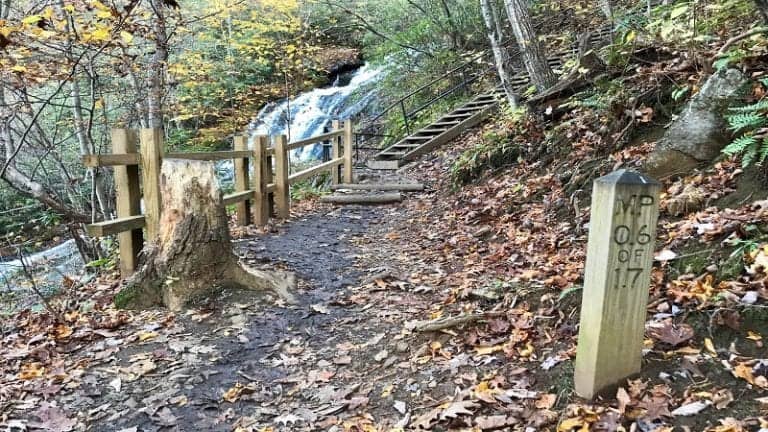 18 Spectacular Fall Foliage Hikes Across Virginia