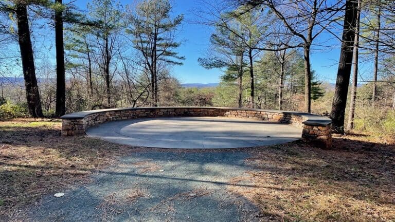 Saunders-Monticello Trail: A Walk in Charlottesville